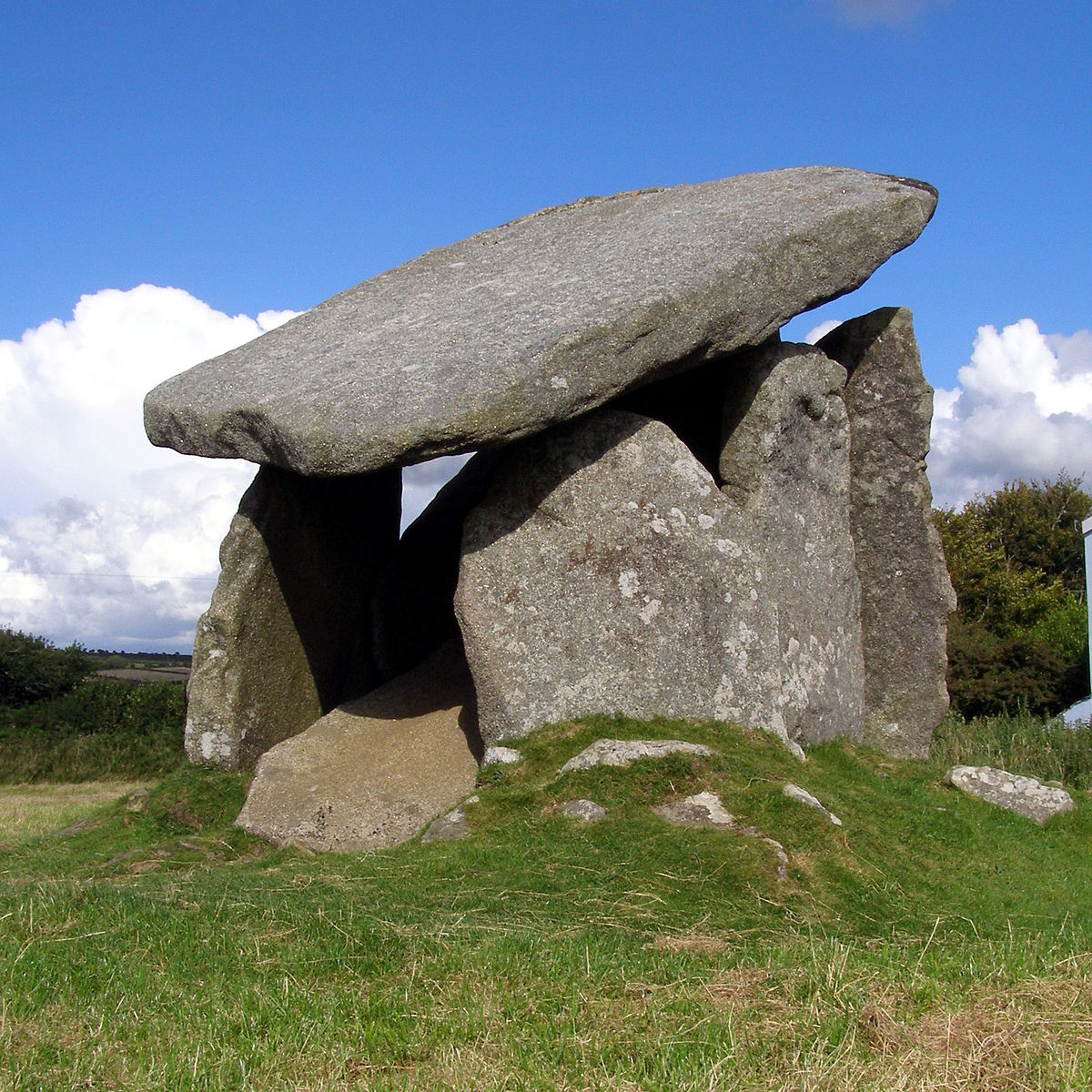 The Dolmen and Long Barrow Connection - Prehistoric Britain
