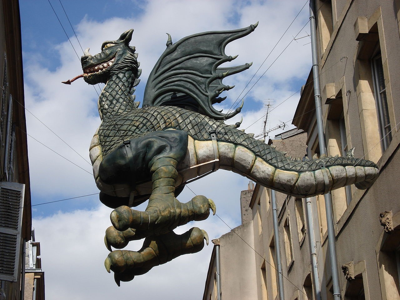 Mythological Dragons - a non-existent animal that is shared by the ...